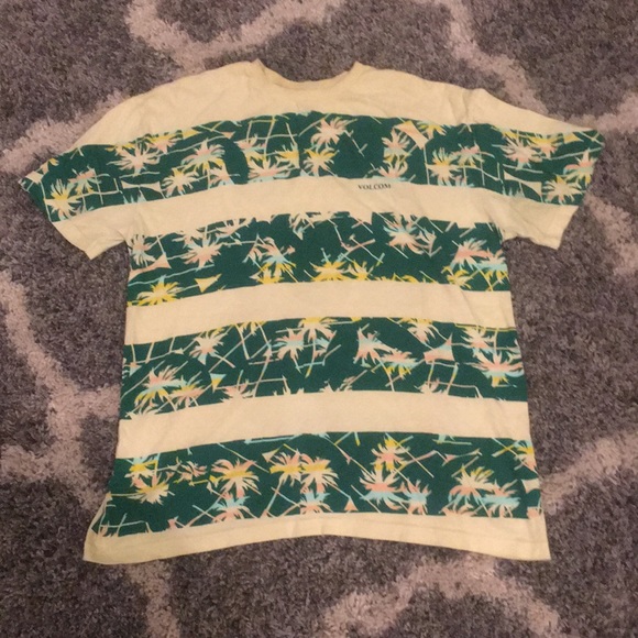Volcom | Shirts | Vintage Volcom Tshirt | Poshmark